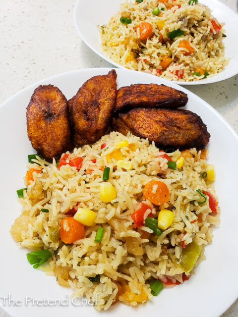 Easy Jamaican Seasoned Rice (Caribbean seasoned rice) - The Pretend Chef